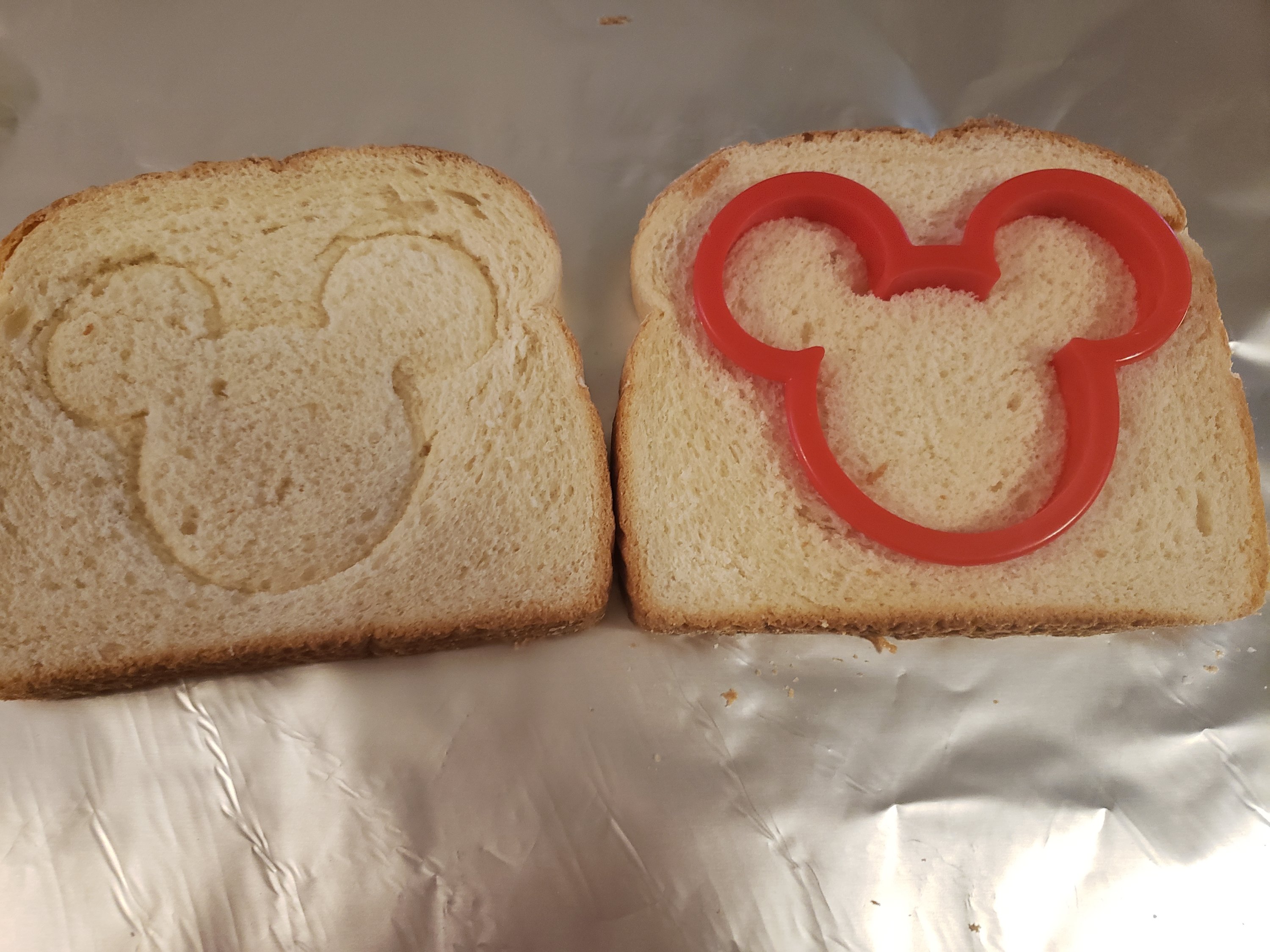 A quick, delicious, magical sandwich, perfectly crisp on any hotel iron ...